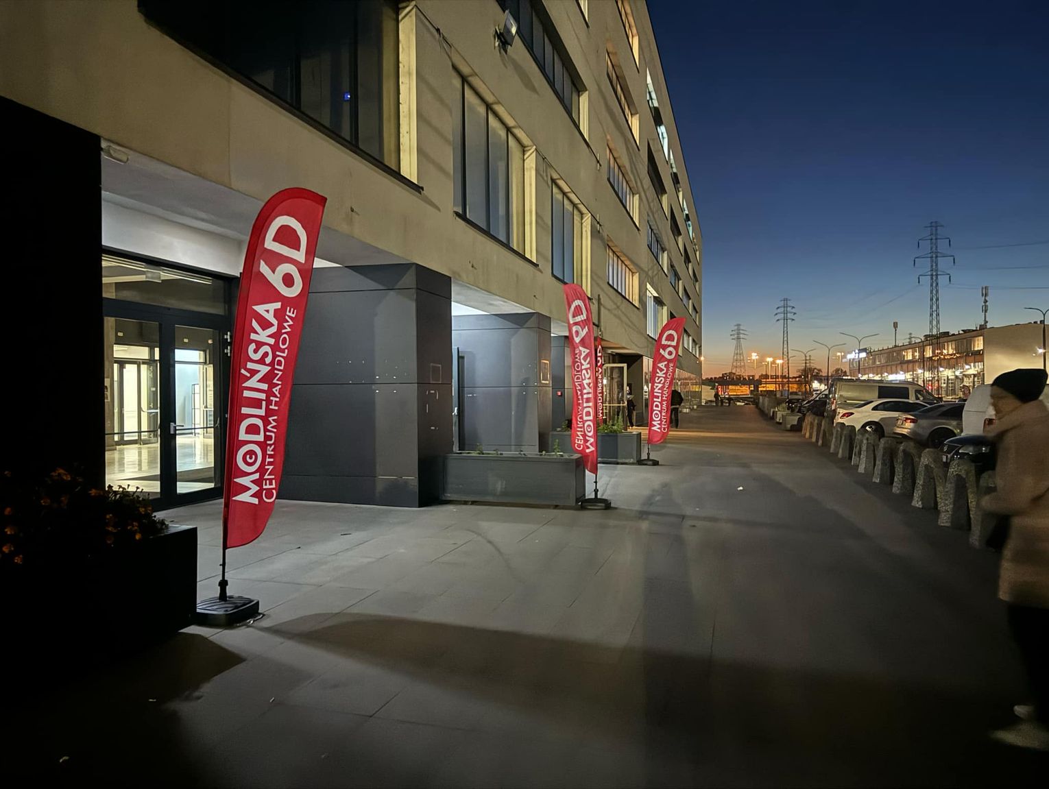 Co się dzieje w CH Modlińska 6D?